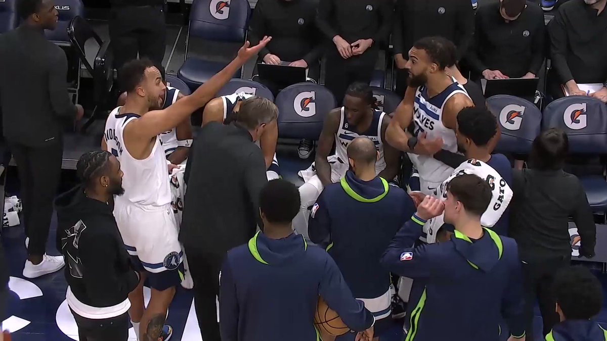 Action Network on Twitter: "Rudy Gobert appears to punch Kyle Anderson in the huddle."