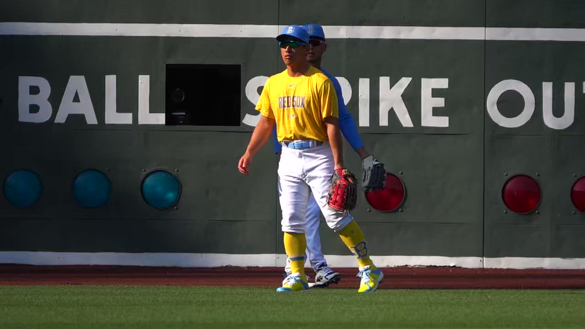 Full Count Mlb取材班 On Twitter レッドソックス・吉田正尚外野手⚾️ グリーンモンスターの打球処理🏃 右太もも裏の張りでベンチスタートとなりましたが、復帰は遠くなさ