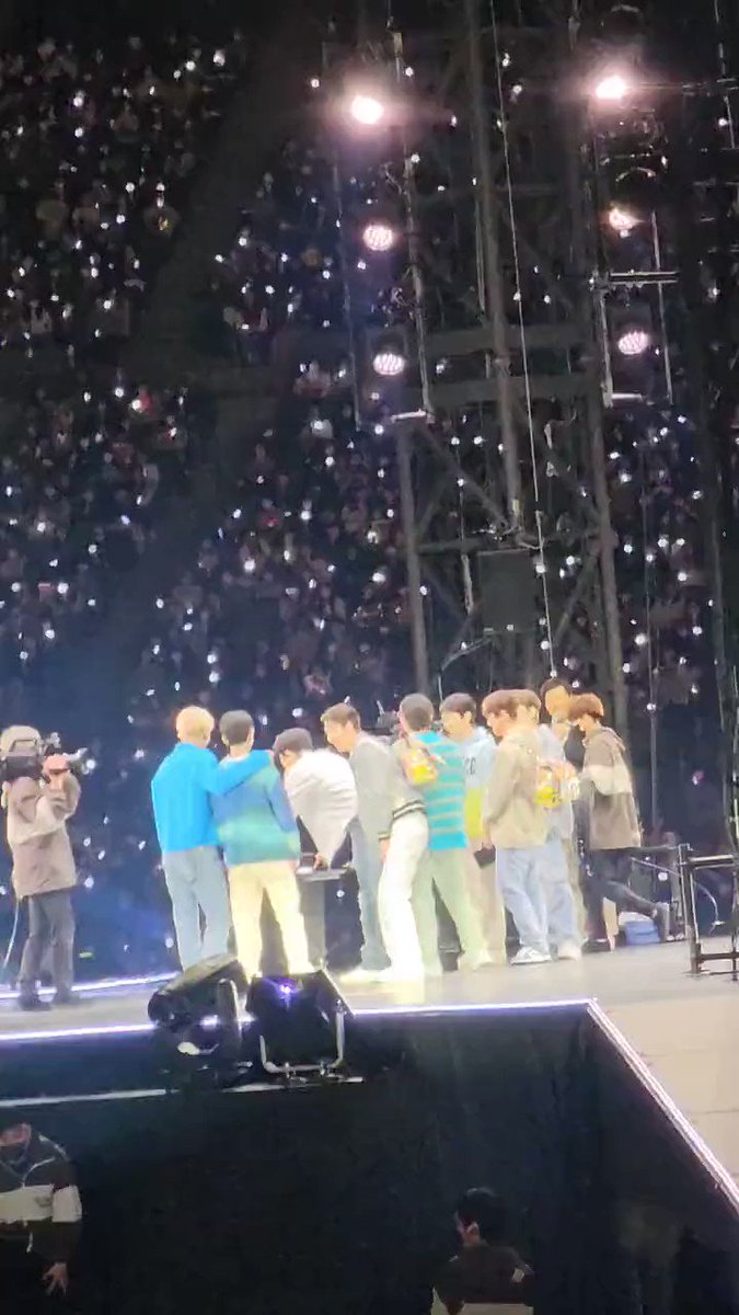 xoxoloeypark (lagi skripsian)😀 on Twitter: "230415 EXO CHANNEL THE BEST D1 Waduh, anak ayam dan ...