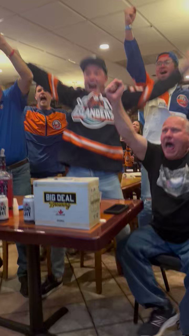 Barstool Sportsbook on Twitter: "BORRELLI’S AIN’T HEAR NO BELL. ISLANDERS IMMEDIATELY RESPOND ...