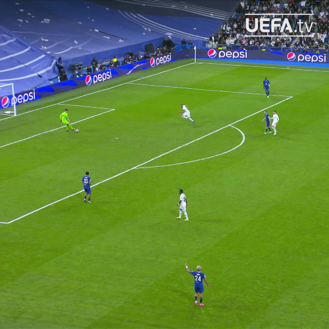 Tunamania on Twitter: "RT @ChampionsLeague: Too good, @MrAncelotti 😎 #UCL"