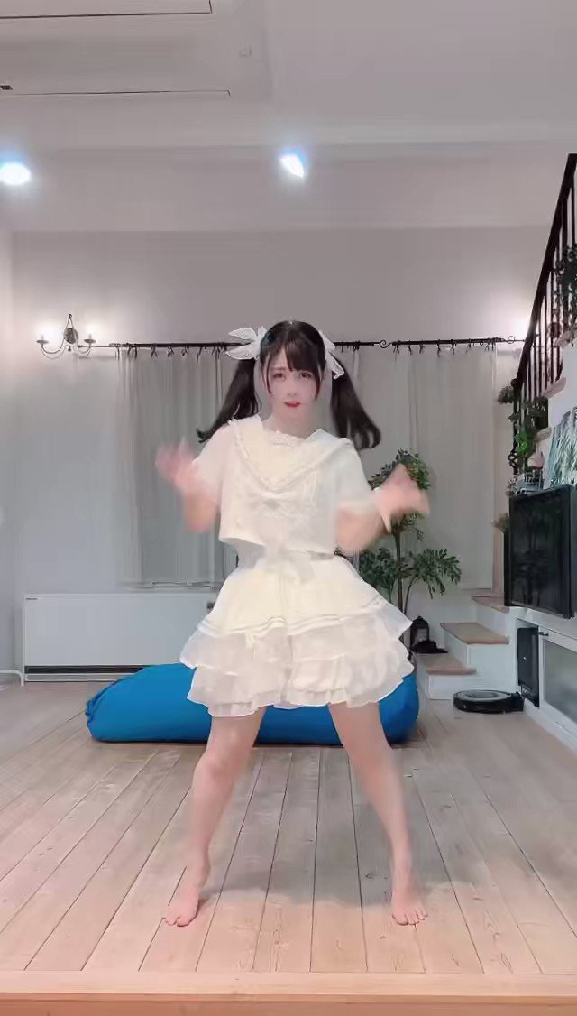 足太ぺんた On Twitter 昨日のニコ生で踊った即興(フリームーブ)動画です! いつもこんな感じで踊っています、来週は超会議期間なので活動もがんばります!よかったらフォローして