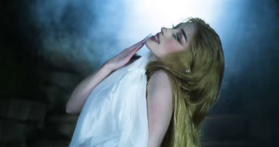 Julia Burch on Twitter: "RT @bludnymph: Watch Me music video OUT NOWOOWOWOKWOWOW go watch me b ...