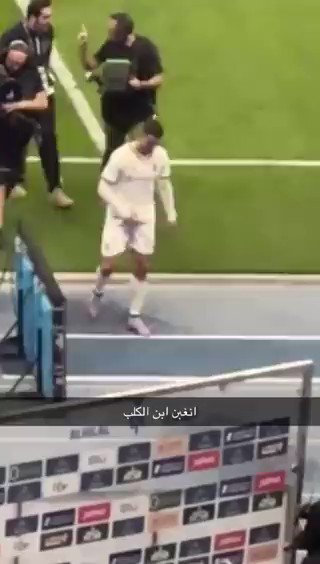 skmirembe on Twitter: "Cristiano Ronaldo appears to make an obscene gesture as he walks off the ...