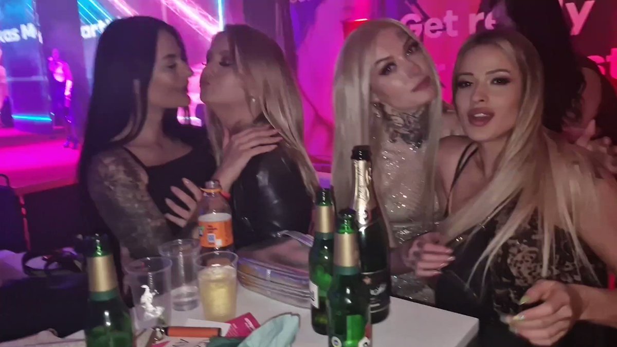 Ria Sunn oficial on Twitter: