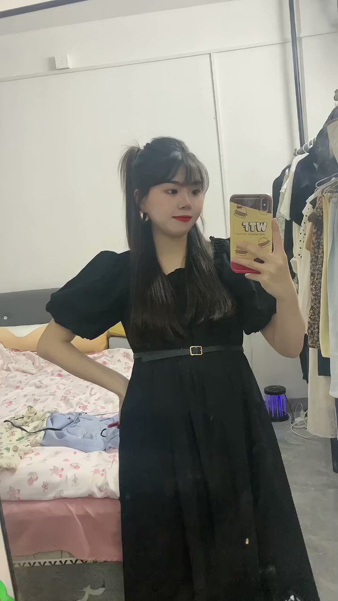 表妹日常原味内衣内裤(接推广) On Twitter 群友小姨子 看着挺单纯 没想到私下这么骚 穿这种蕾丝钉子裤 还故意放在卫生间让群友欲罢不能 直接拿起来撸 想看更多原味资源 私信我 有门槛