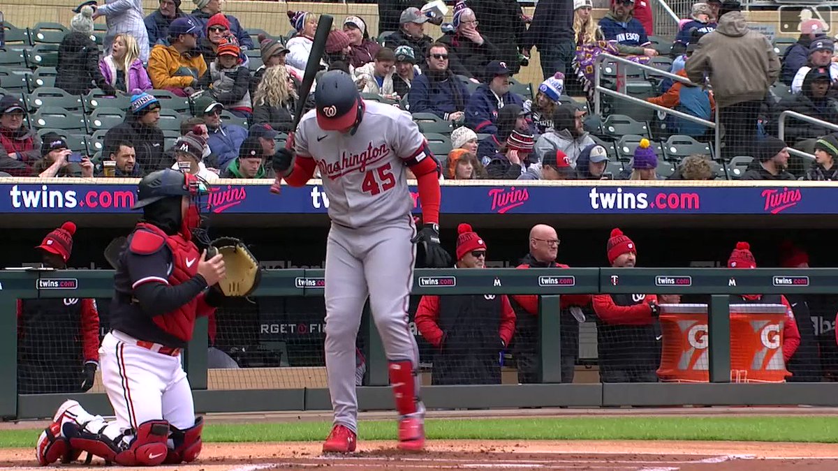 Invictos🏆 on Twitter: "RT @MLB_Mexico: Joey Meneses entrando en calor a pesar del frio. El ...