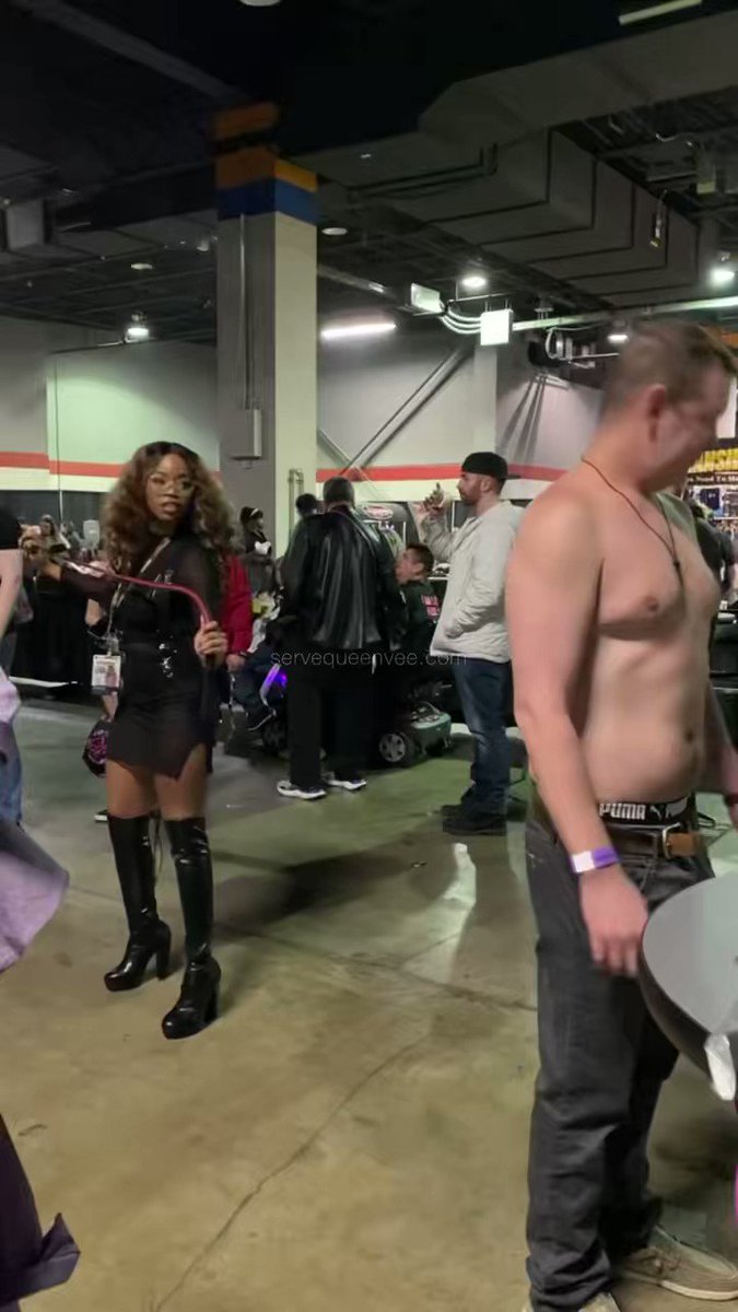 𝐐𝐔𝐄𝐄𝐍 𝐕𝐄𝐄 | Chicago Exxxotica on Twitter: "Broke in My new toy on a new boy at @EXXXOTICA 😌"