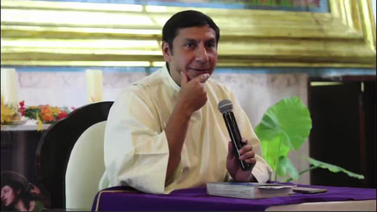 Padre Daniel Barajas. (@PadreDanielB) / Twitter