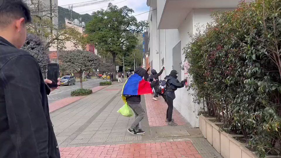 Esperanza Rico Laverde on Twitter: "RT @RedMasNoticias: #Atención🔴 | Vuelve y juega Vándalos ...