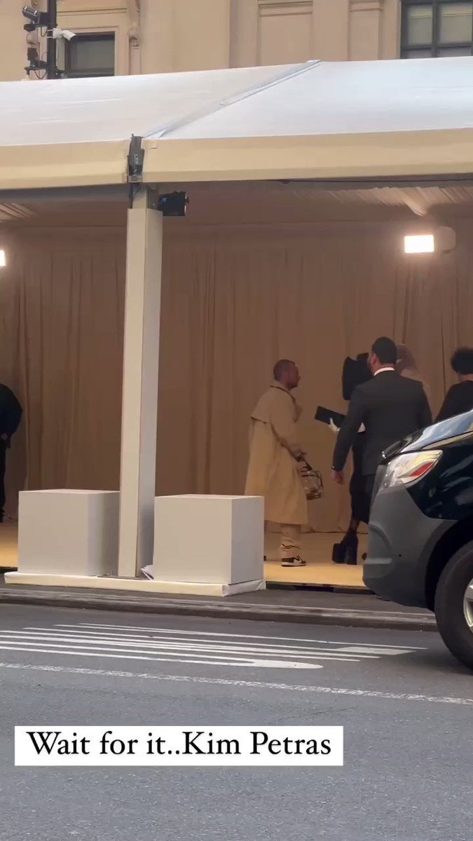 Choquei On Twitter Anitta Chegando No Metgala
