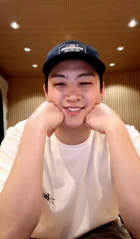 ญาโตตามวัย หัวใจ GOT7 💜 ️💚🥰 on Twitter: "RT @JAYBboyB: วันที่ 5 เดือน 5 เป็นวันศุกร์หรรษาเพราะ ...