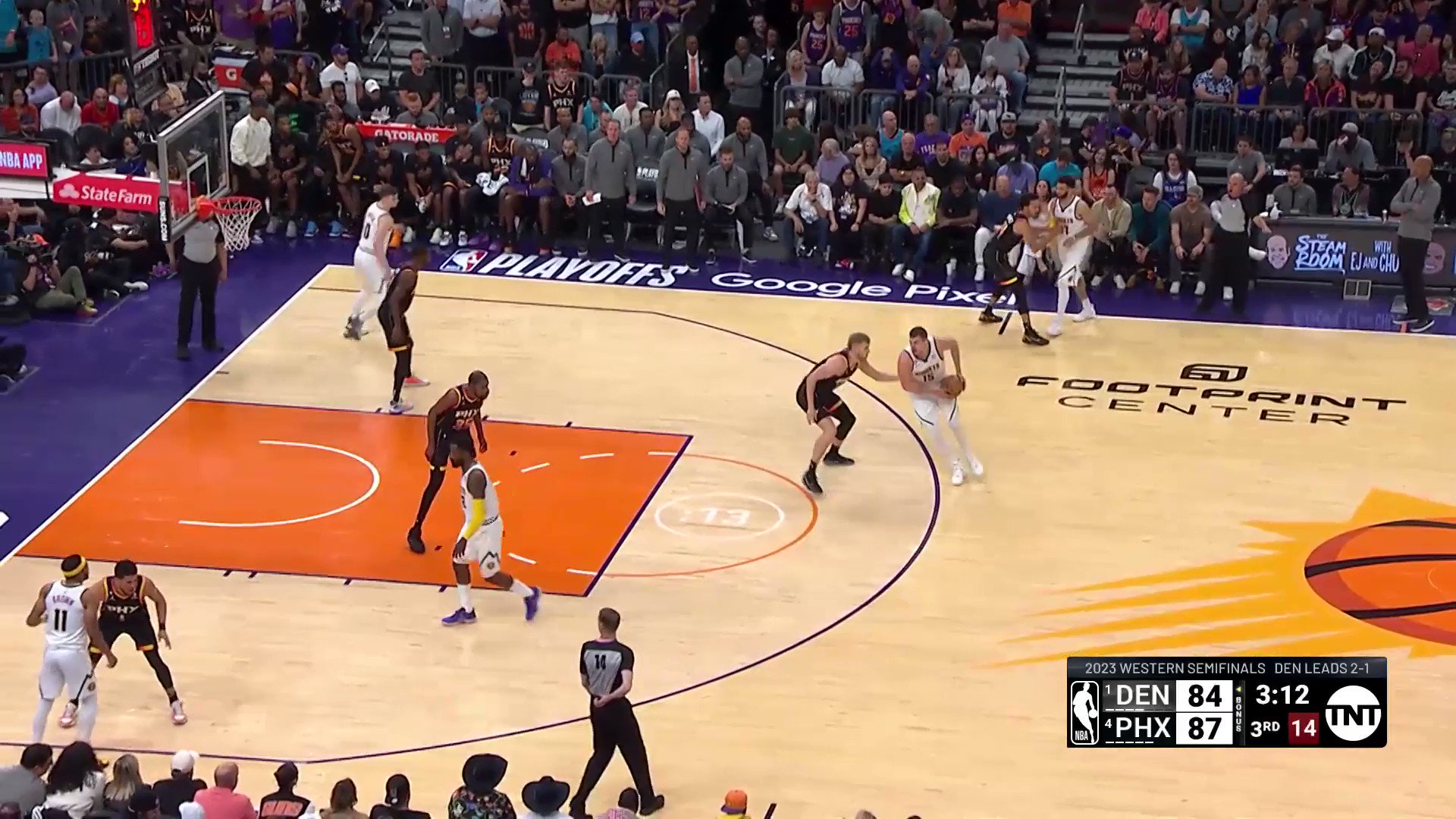 NBA on Twitter: "40 FOR NIKOLA JOKIC. STILL 2:42 TO PLAY IN Q3. HE'S IN #PLAYOFFMODE DEN/PHX ...