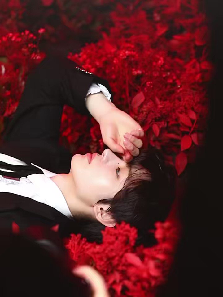 ًhoon Bite Me Sunghconie Twitter