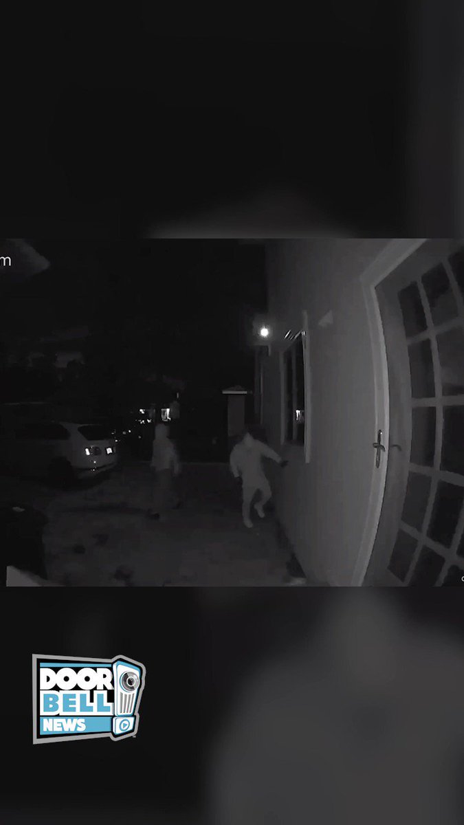 DOORBELL NEWS on Twitter: "Bentley SUV in the Driveway (Caught on Ring Doorbell) A homeowner ...