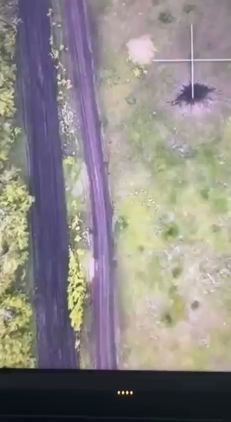 Kruku on Twitter: "Wojny dronów. Ukraiński operator drona zauważył rosyjski dron Matrice 300RTK ...