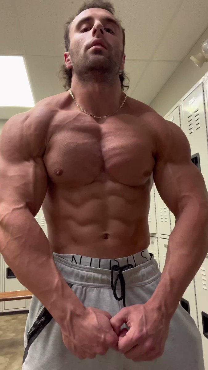 Muscle Clips on Twitter: "Angelo Leone #bulge"