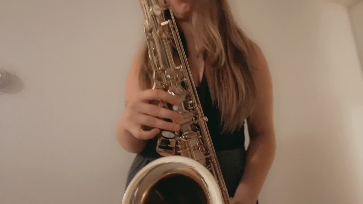 LA Based! Chloe Kreams on Twitter: "show of hands,,, who knew i play the sax? 🎷"