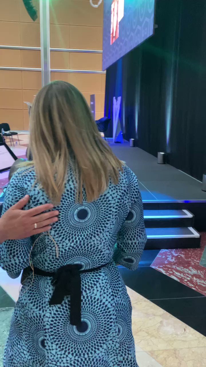 Vue.js Live Conference 😎 London & Online on Twitter: "Hey-hey! @_jessicasachs is on the stage ...