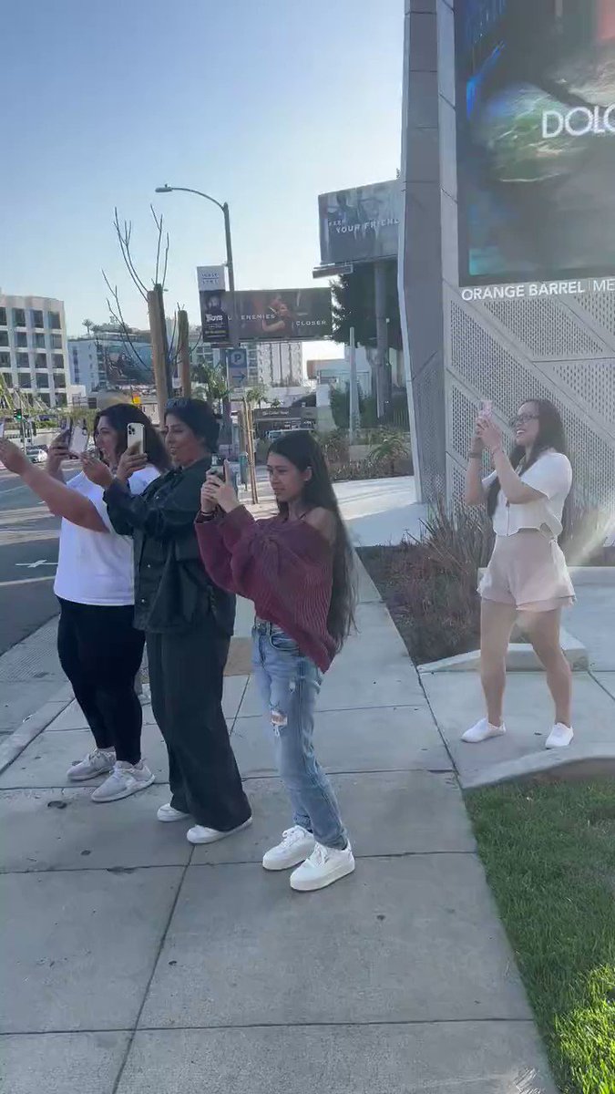 lenna៹ VIU O CHASE ATLANTIC ! on Twitter: "RT @knj_brasil: 🗞️ | EU SERIA ASSIM! Fãs tirando ...