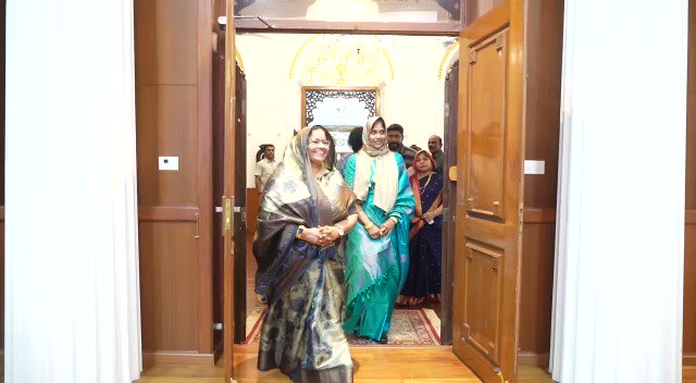 RAJ BHAVAN, TAMIL NADU on Twitter: "Thiru. Mohammed Irfan, founder of 'Irfan's View" YouTube ...