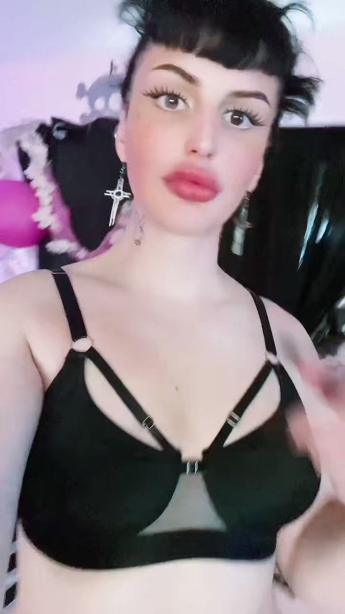 65 Trans Goth Mommy On Twitter Got Paid To Get My Ass Eat So Gonna Get Pretty After Class And