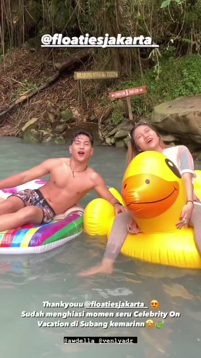 MRVVIP on Twitter: "Venly Arauna shirtless on floaties. #selebwatch"