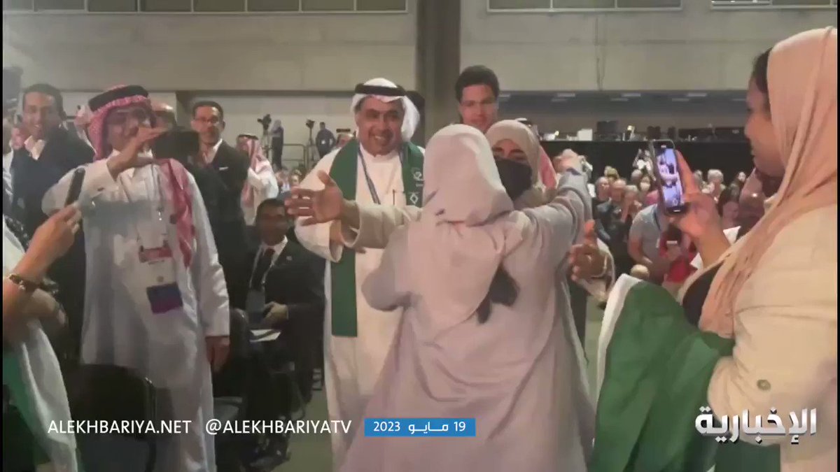 صحيفة المدينة فيديو فرحة الطالبة طيف الحدمي مع والدتها بعد فوزها