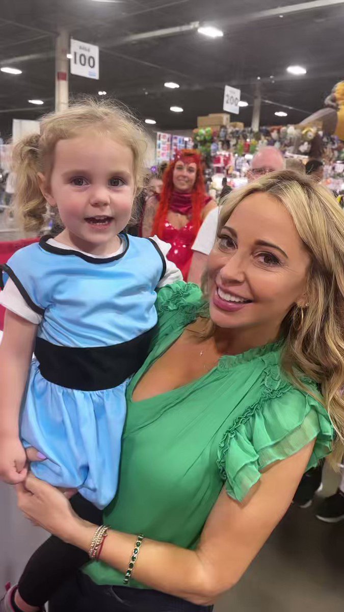 Tara Strong On Twitter 💙💙 Prettiestgirlattheparty Motcitycomiccon