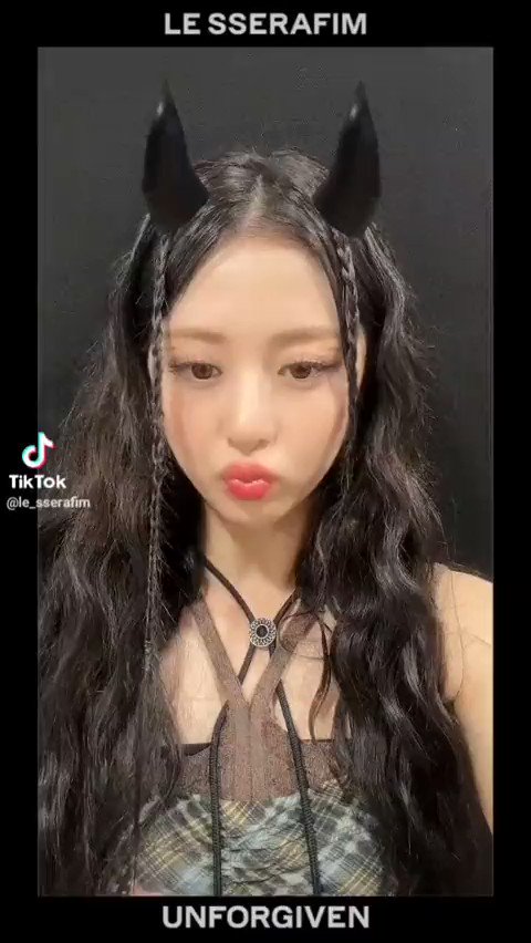 LE SSERAFIM GLOBAL on Twitter: "[VIDEO] 230520 LE SSERAFIM Official Tiktok Update “Are you 🐰 or ...