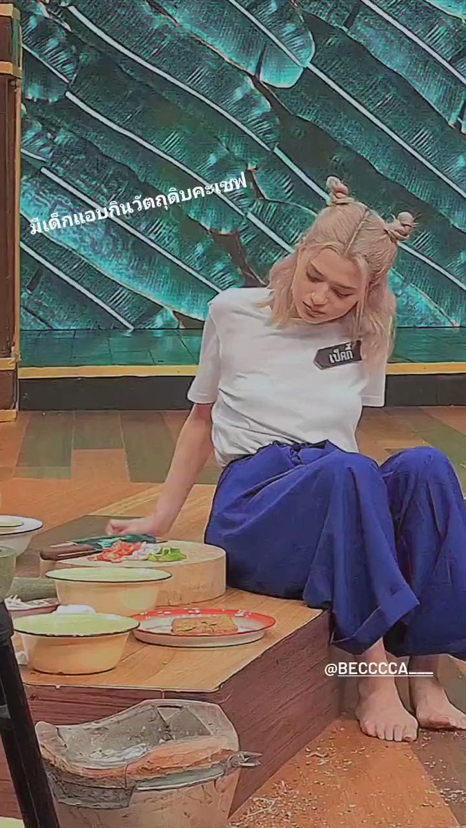 jj on Twitter: "RT @becpiyo_lvr10: Girlfriends in the same wavelength 🤣"