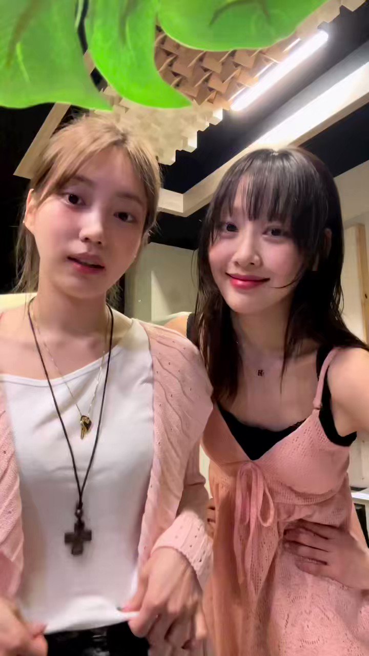 nugu promoter on Twitter: "Yves (LOONA) has joined the 'Easy Breezy' challenge with Jueun (DIA ...