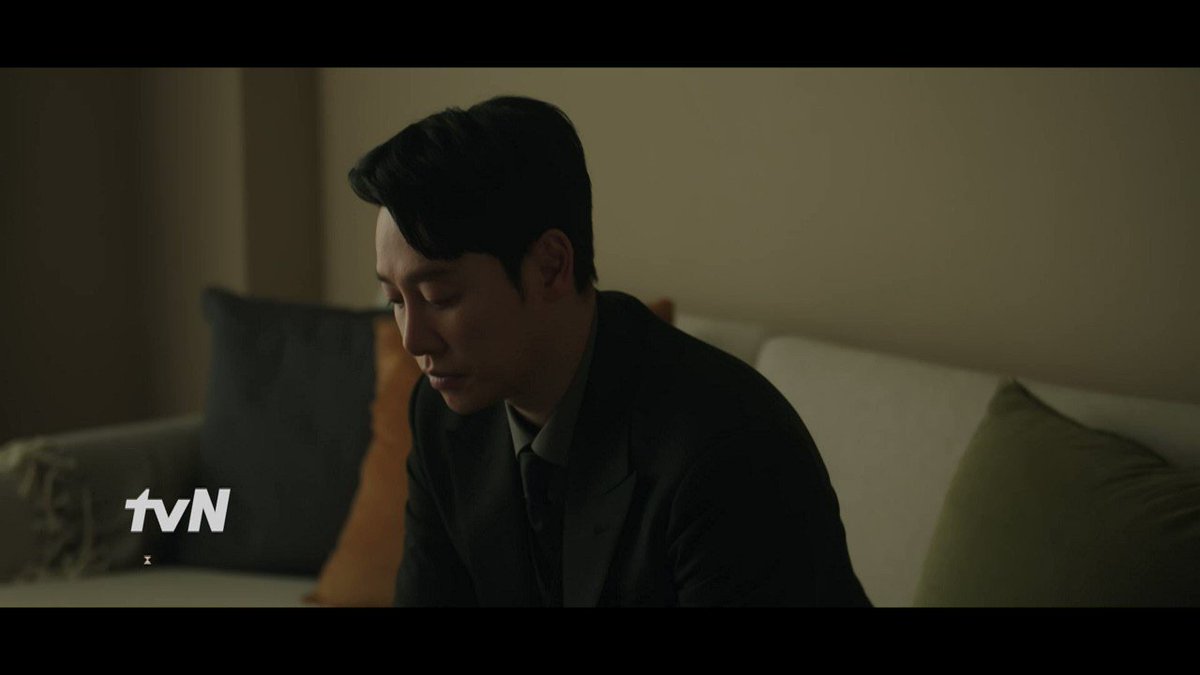 tvN on Twitter: "A swindler’s way of fraud VS an attorney’s way of law 🔫😉 Tune in to tvN revenge ...