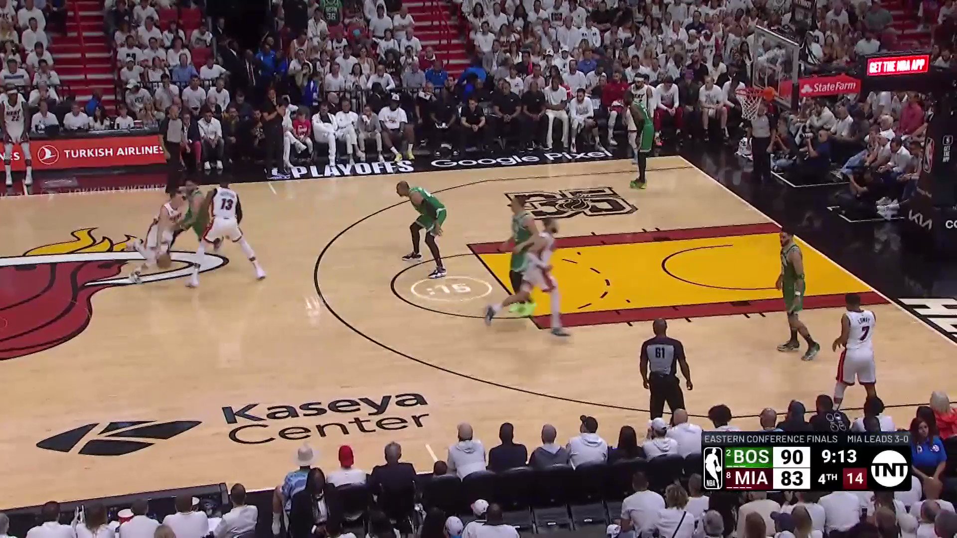 NBA on Twitter: "WHITE BLOCKS THE JUMPER. JAYLEN HAMMERS IT HOME. Celtics up 9 in the 4Q on TNT ...