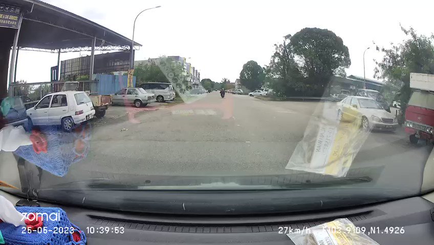 Fatin Hanani on Twitter: "Ya Allah tak fahammmm lah kenapa kereta tu nak jalan, dia tak nampak ...