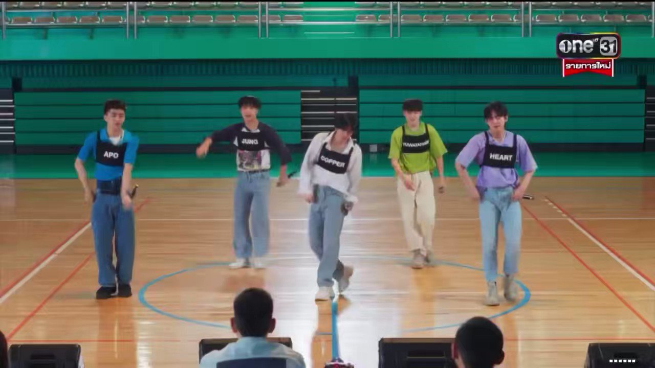 fnn —;3 (@lafanestbelle) / Twitter