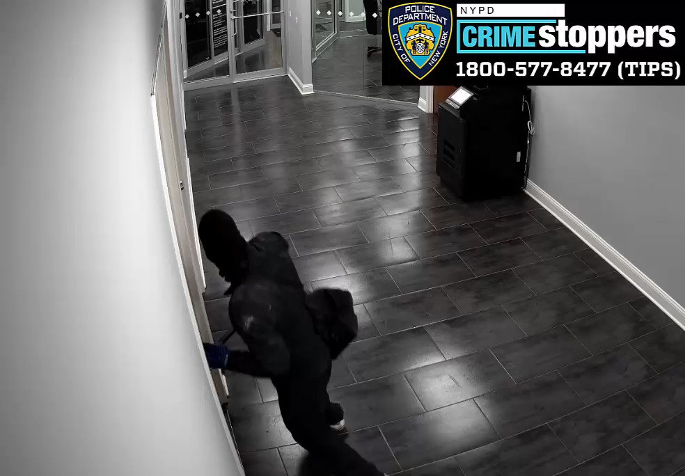 Nypd Crime Stoppers On Twitter 🚨wanted🚨for A Robbery I O 4864 Arthur