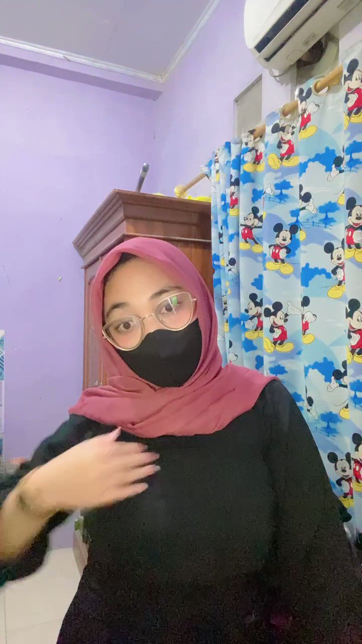 Yang Pasti Pasti aja on Twitter: "Ardiana Trinidad 12 VID 38 PIC https://t.co/ev2D4MN3Gd TeraBox ...