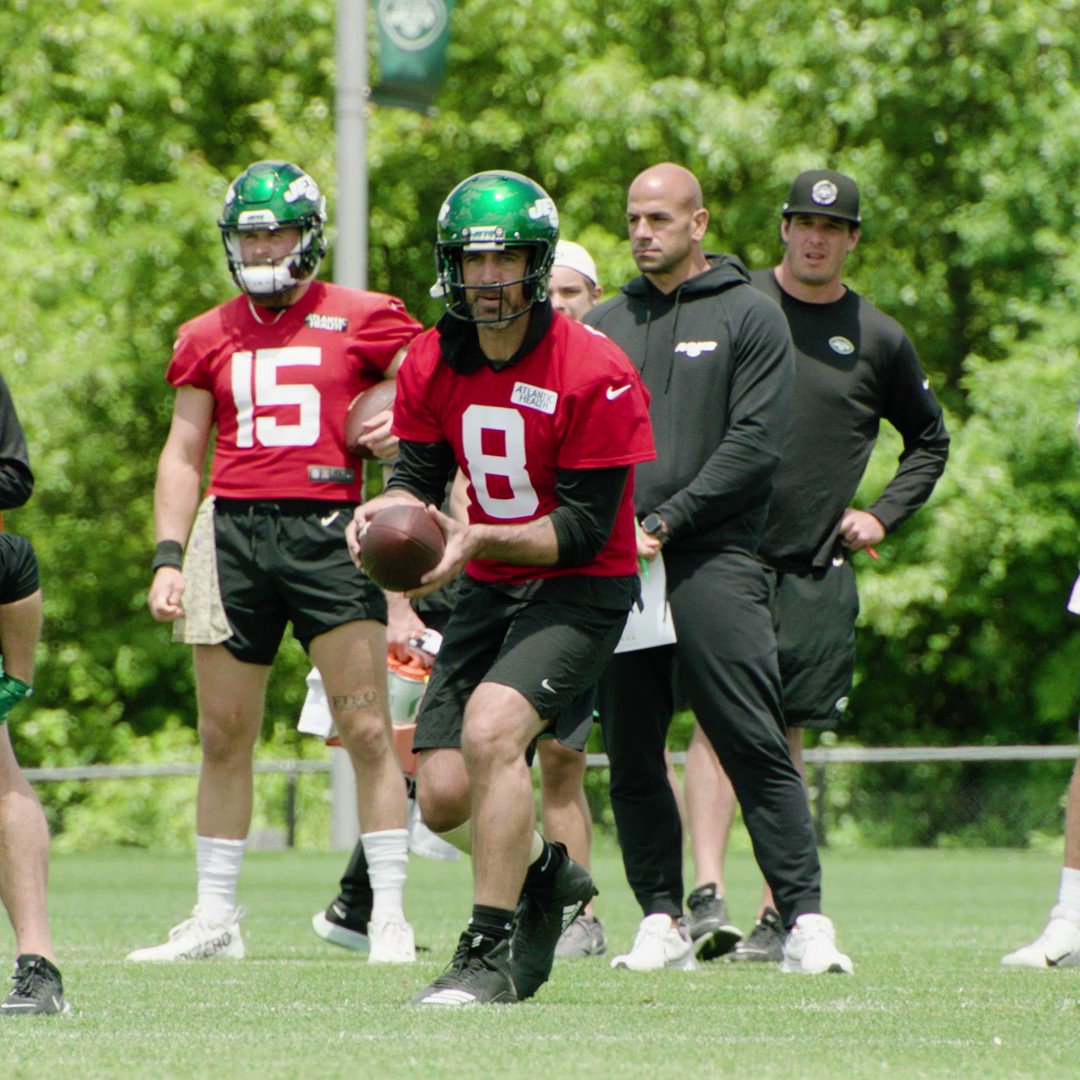 Khalyd Y Anthony on Twitter: "RT @NFL: A thing of beauty. 🎯 @AaronRodgers12 | @nyjets"