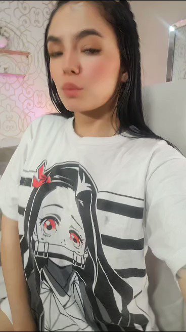 Zoe_GH on Twitter: "http://chaturbate.com/zoe_gh1/ Holiii estoy en vivooo quien quiere venir a ...