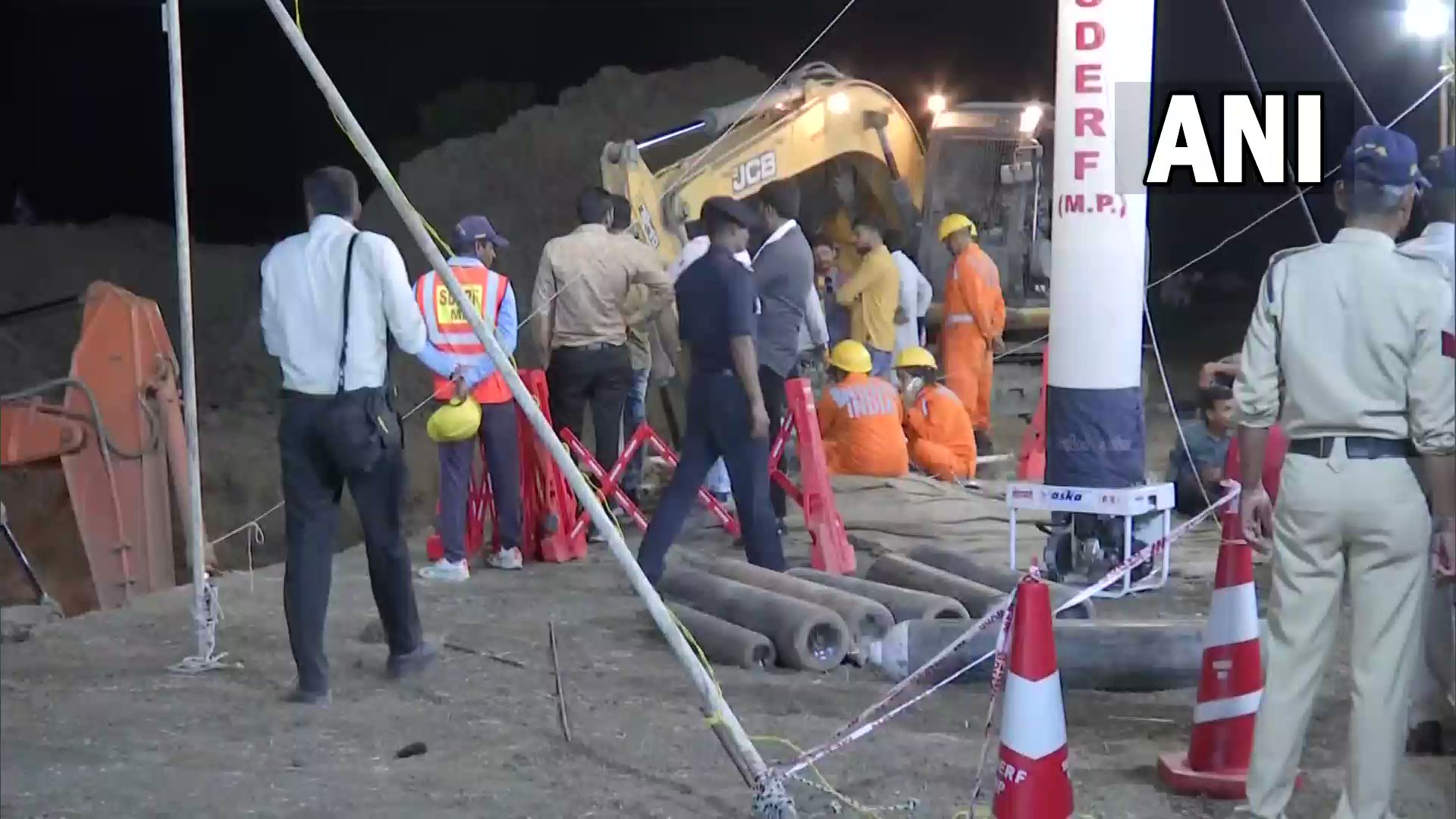 ANI MP/CG/Rajasthan on Twitter: "#UPDATE | Madhya Pradesh | Rescue operation underway in ...