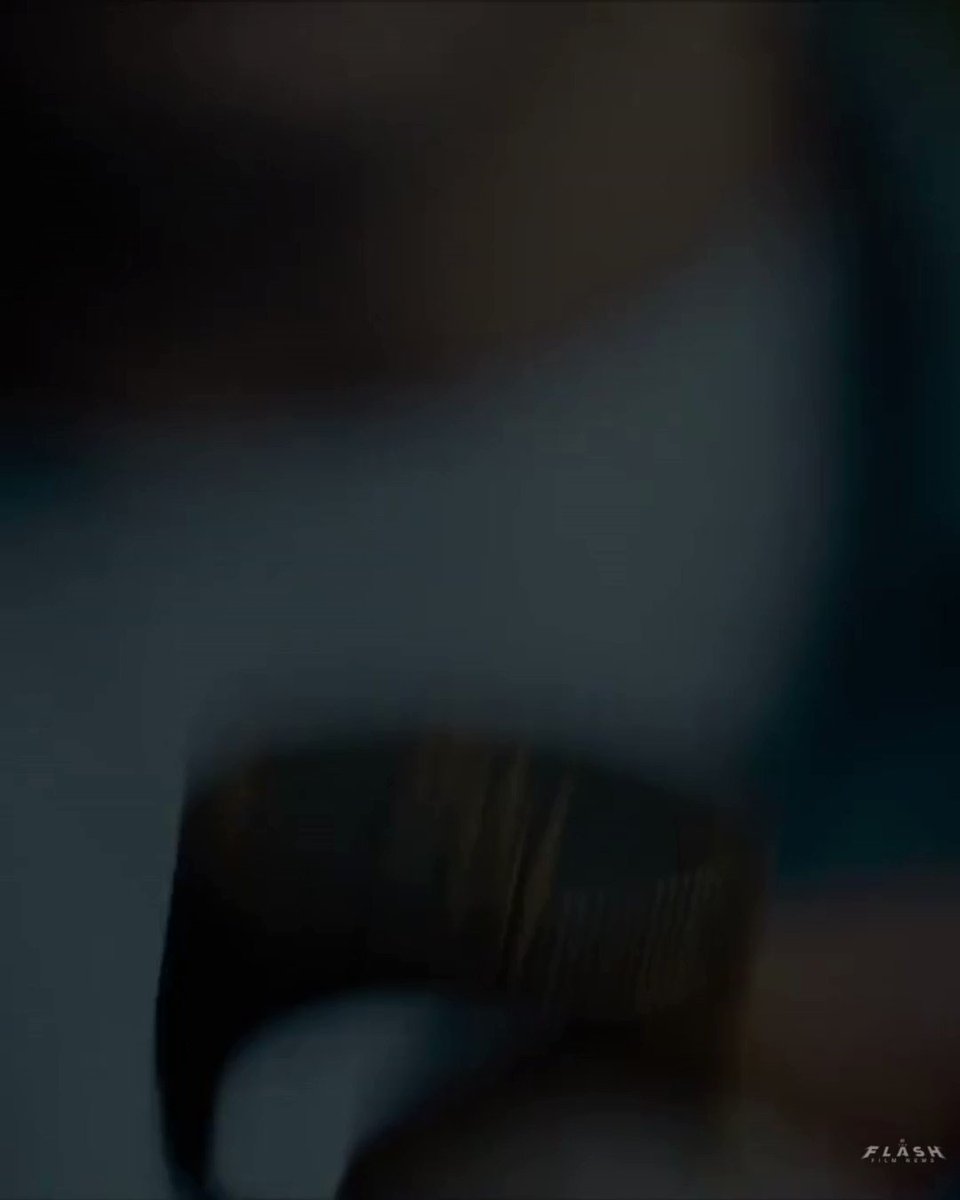 DiscussingFilm on Twitter: "A new clip from ‘THE FLASH’ has been released. Read our review: http ...