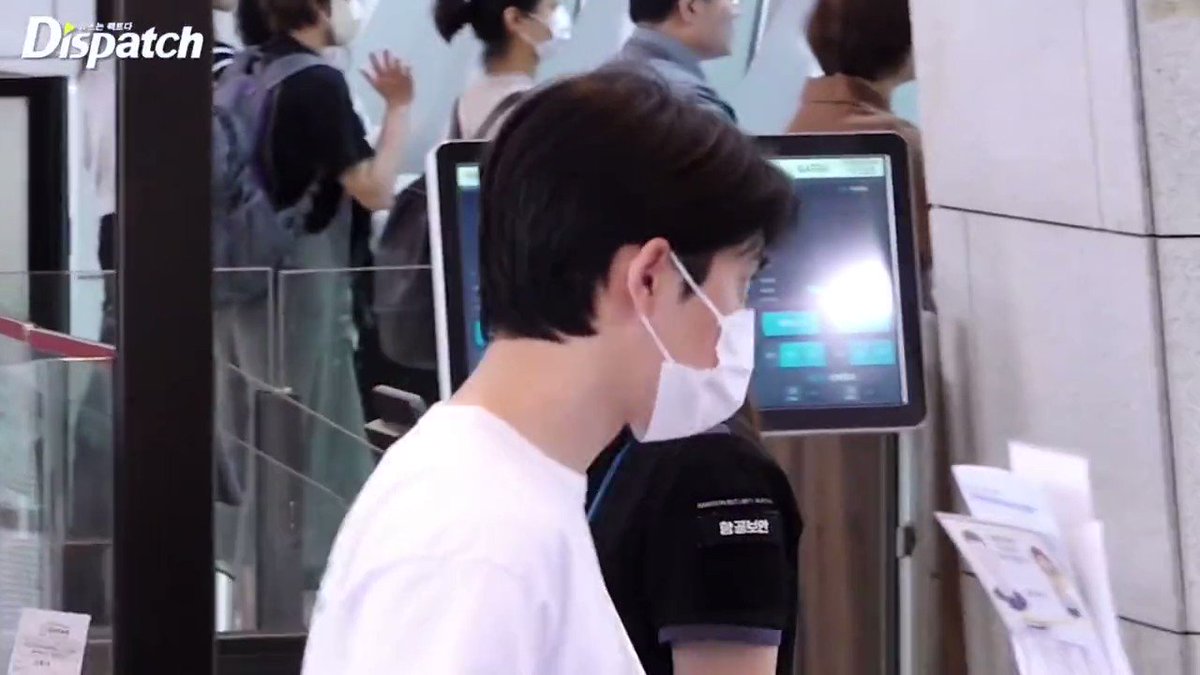 D.O.page on Twitter: "RT @my_D12: 뒷통수도 잘생겼다는 게 이런 거구나 싶음"