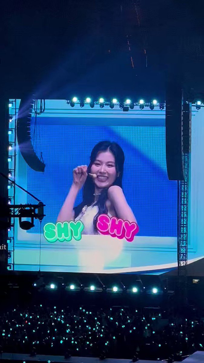 amber 💕 on Twitter: "SHY! SHY! SHY! (｡•ᴗ•｡) #TWICE_5TH_WORLD_TOUR_IN_LA #TWICE_5TH_WORLD_TOUR"