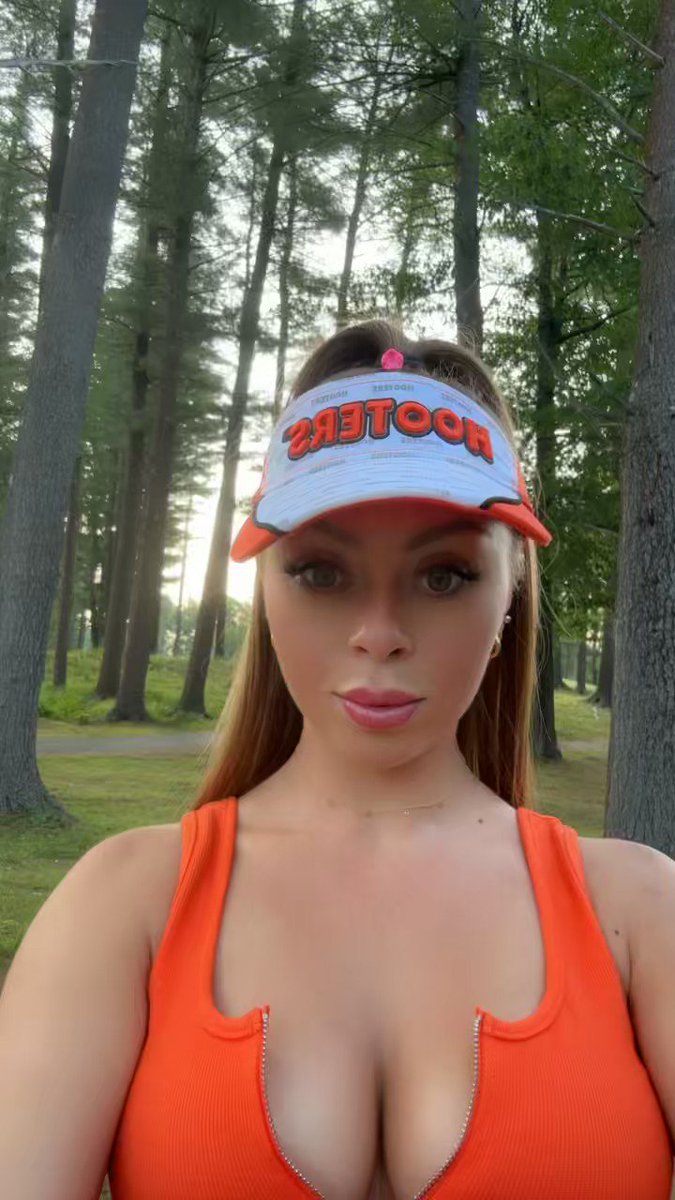 Clairebear on Twitter: "Working on some fire content for you golf daddies 😚 - - - #caddieissues ...