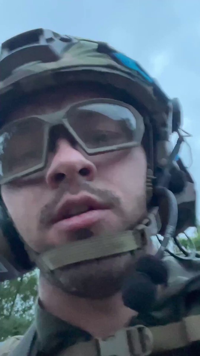 Noelreports πͺπΊ πΊπ¦ On Twitter This Ukrainian Soldier Doesnt Seem Too