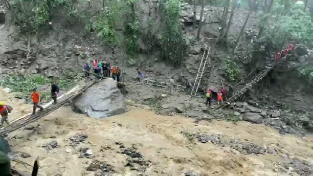 ANI on Twitter: "#WATCH | Over 2000 tourists were stranded in North Sikkim as the road near ...