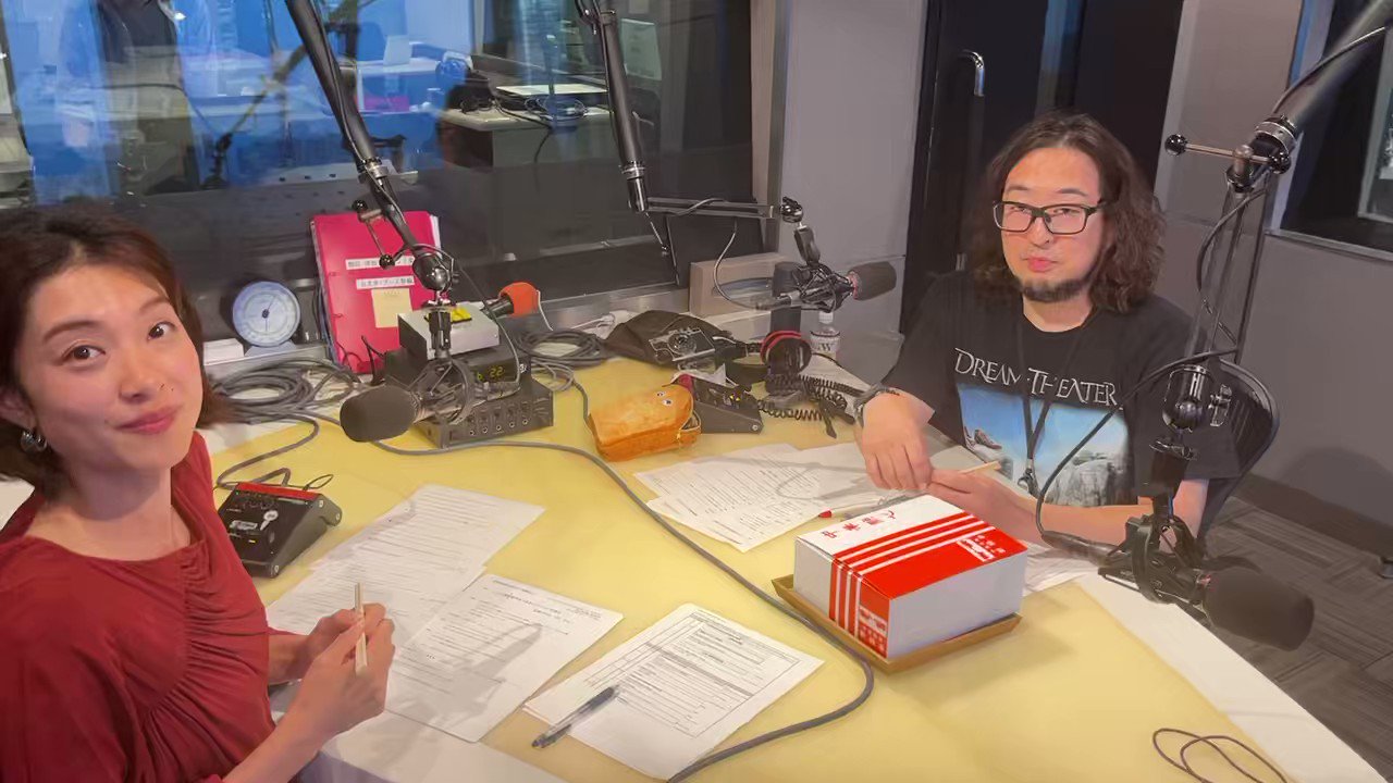 CULTURE RADIO via TOKYO on Twitter: "CULTURE RADIO via TOKYOスタート！ 2人の目の前に今日のプレゼントが🎁 #zipfm # ...