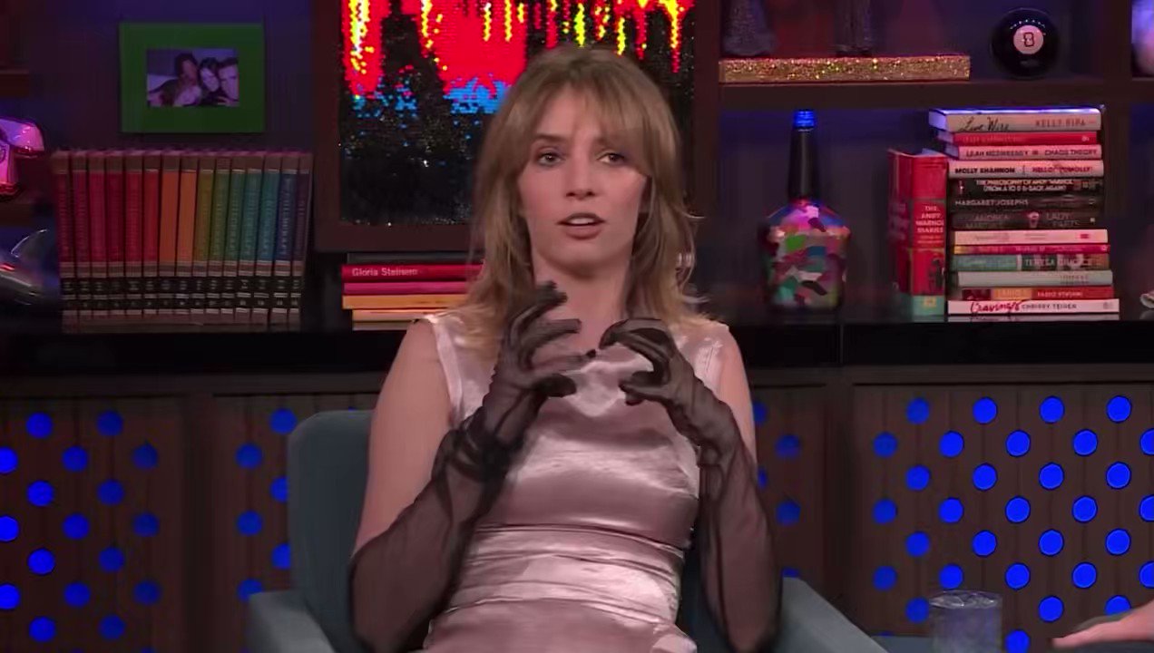 daily maya hawke on Twitter: "maya hawke talking about her social anxiety and how she can only ...