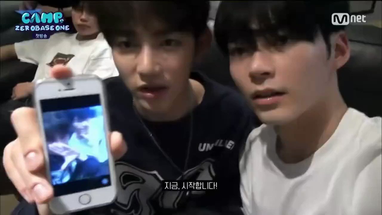 zhang hao 章昊 files on Twitter: "zhang hao and sung hanbin selfie 🤳 https://t.co/Yz40fLudBQ ...